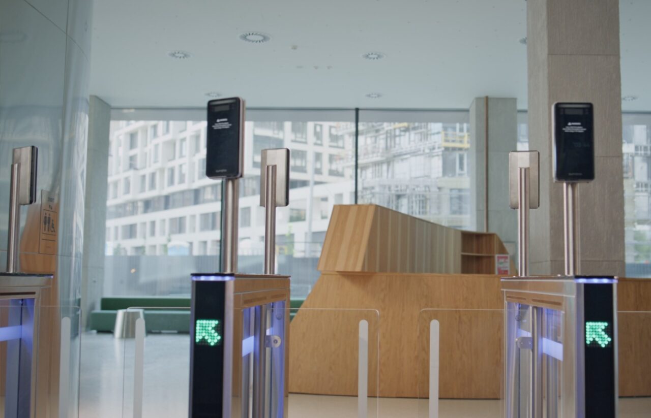 Guide with Ease: 7 Essential Steps for a Better Office Wayfinding System